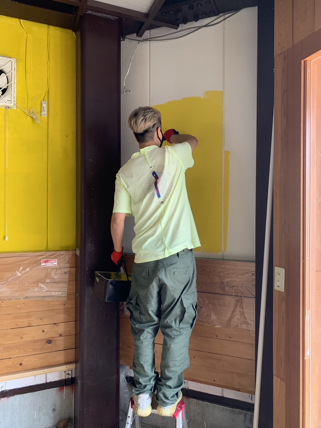 開店に向けてペンキ塗り！ | SPELTY